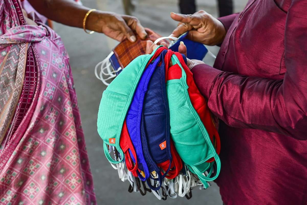 Masks compulsory in public places, Karnataka govt reiterates