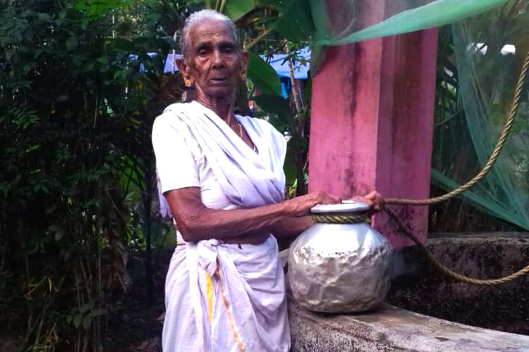 Wonder Woman Ammoomma: 90-yr-old Kerala granny climbs down well to ...
