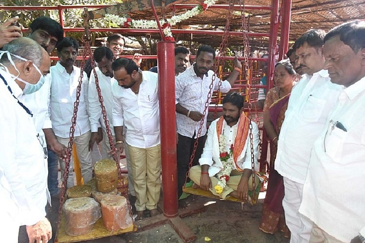 Telangana’s Medaram Jathara begins, but not all Adivasis welcome the ...