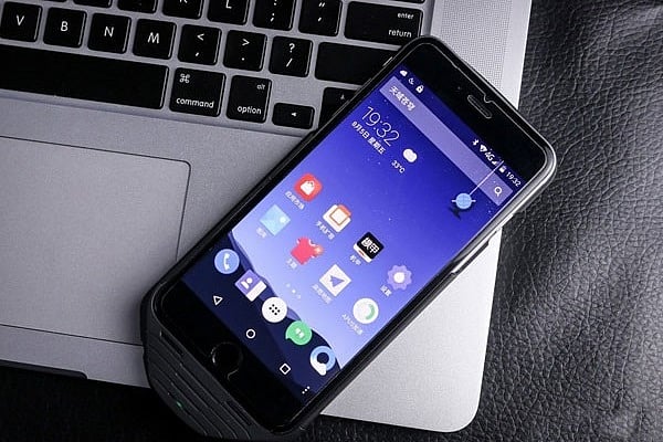 Best of both worlds: Mesuit smart iPhone case with Android, dual sim ...