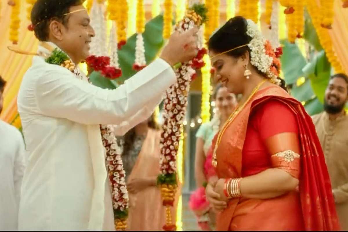 Video: Telugu actors Naresh and Pavitra Lokesh get married