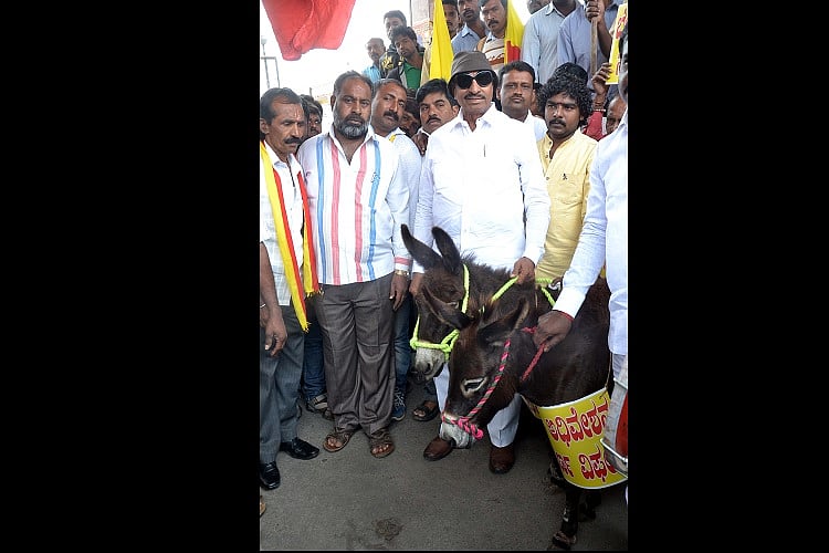 Braying for justice: Vatal Nagaraj protests ‘failure’ of K’taka ...