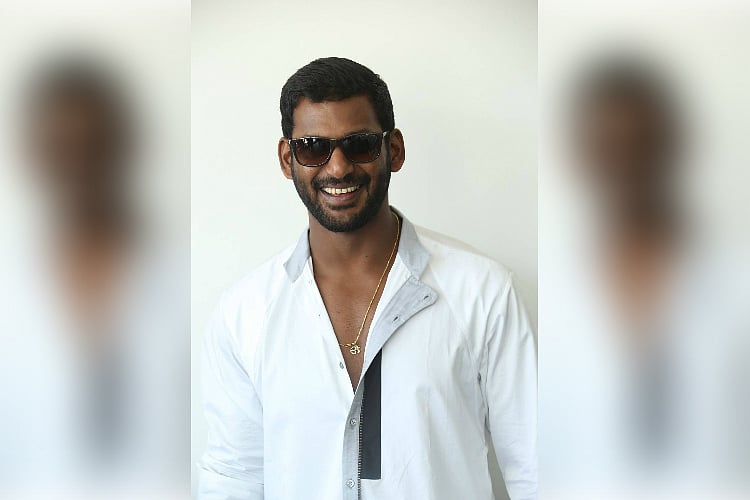 Vishal signs two new deals, to work on them simultaneously