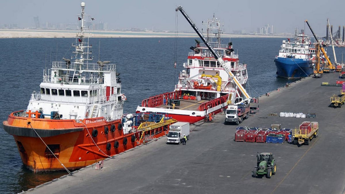 ADNOC L&S Partners with Roll Group for Integrated Heavy Lift Solutions