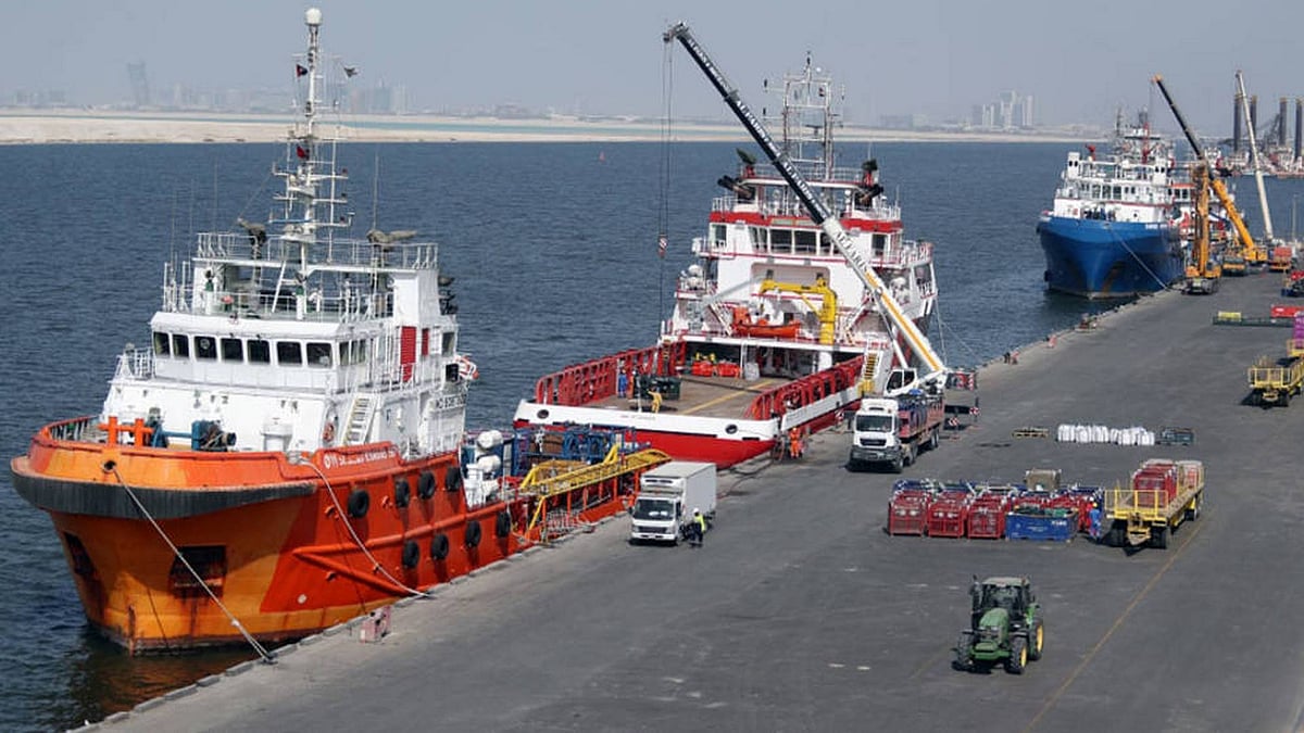 ADNOC L&S Partners with Roll Group for Integrated Heavy Lift Solutions