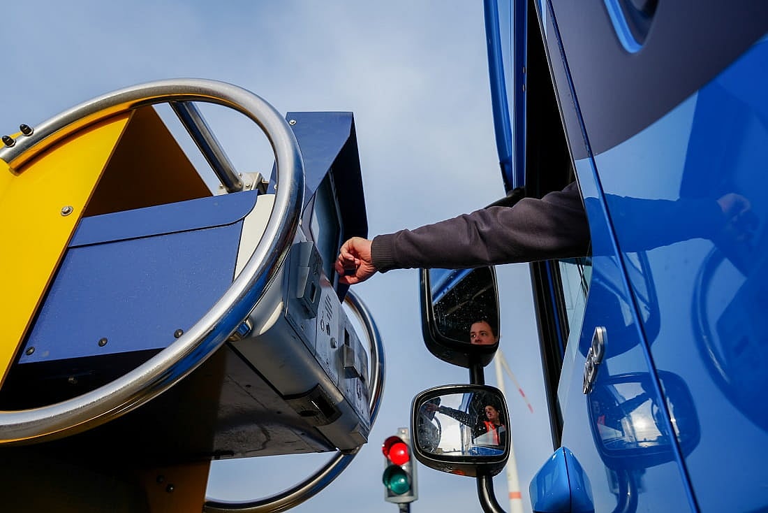 MSC World's First Shipping Line to Deploy ID-Based Container Pick-up