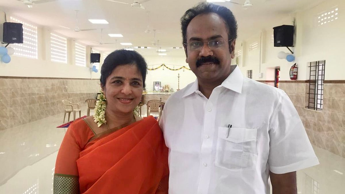 Aval Vikatan - 16 February 2021 - கூடவே இருக்கிறது காதல் இல்ல... என்ன நடந்தாலும் கூடவே ...